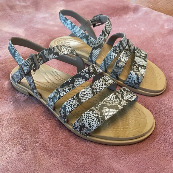 CROCS | Shoes | Crocs Snake Pattern Tulum Strappy Comfort Sandals 6 ...